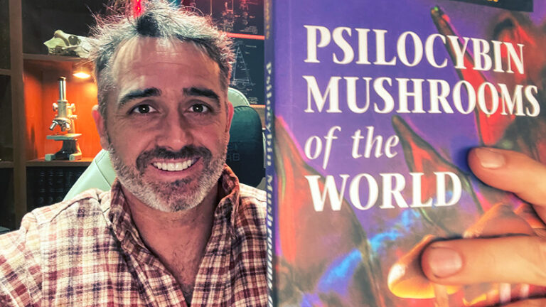 psilocybin mushrooms of the world book 2 - Untamed Science